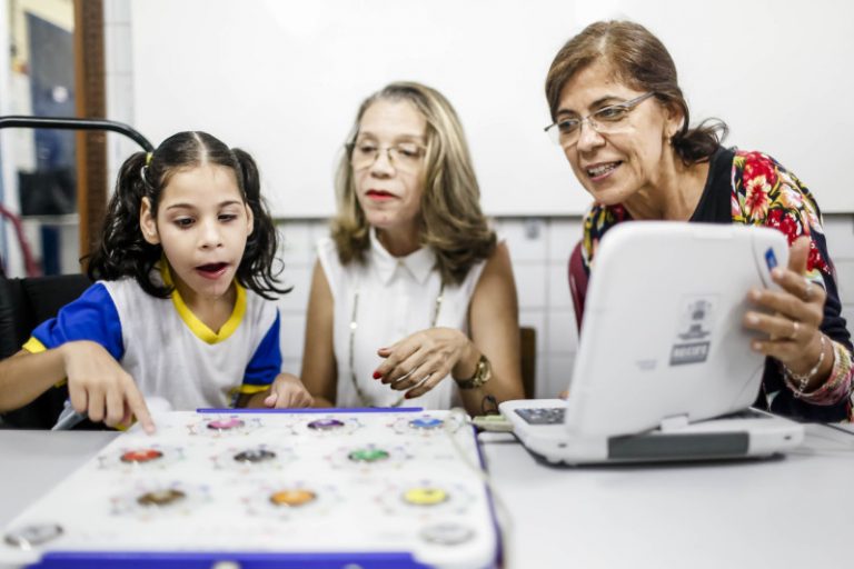 Prefeitura do Recife convoca 400 novos profissionais para compor a Rede ... Prefeitura do Recife convoca 400 novos profissionais para compor a Rede ...