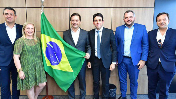 Ministro Silvio Costa Filho e CEO da TAP anunciam 95 viagens semanais ...
