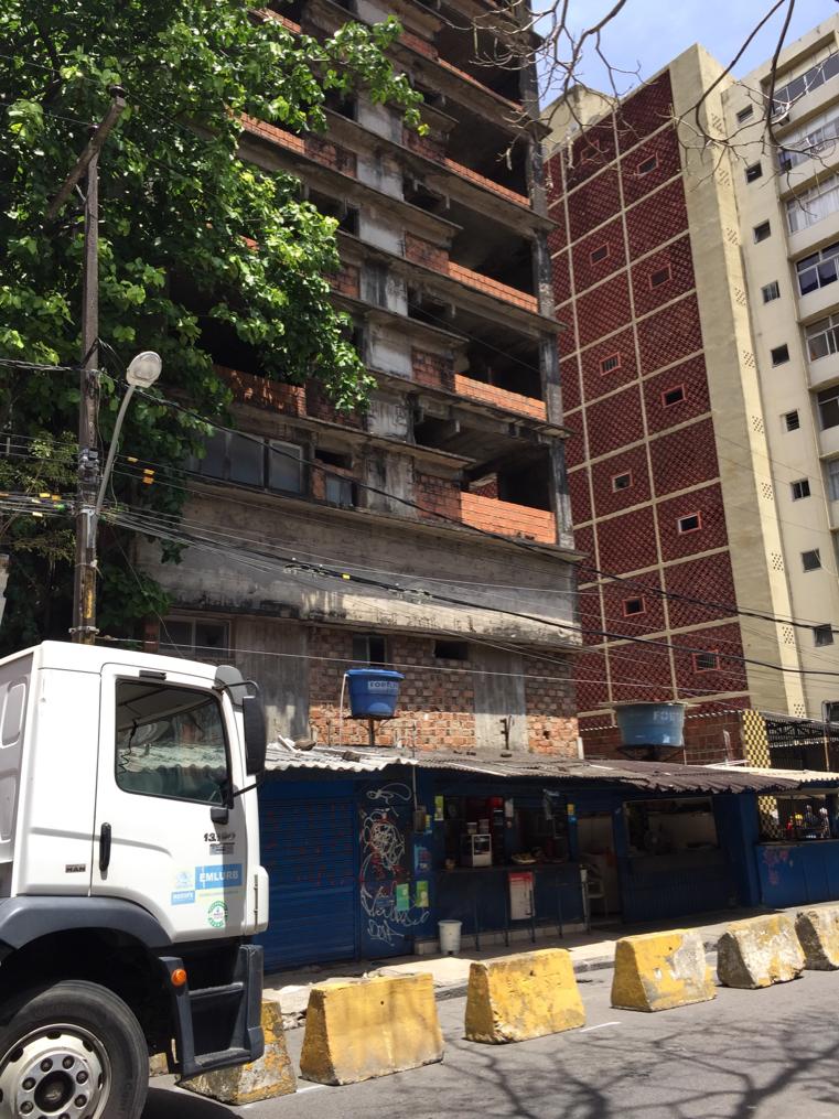 Defesa Civil do Recife isola área no centro da cidade Defesa Civil do Recife isola área no centro da cidade